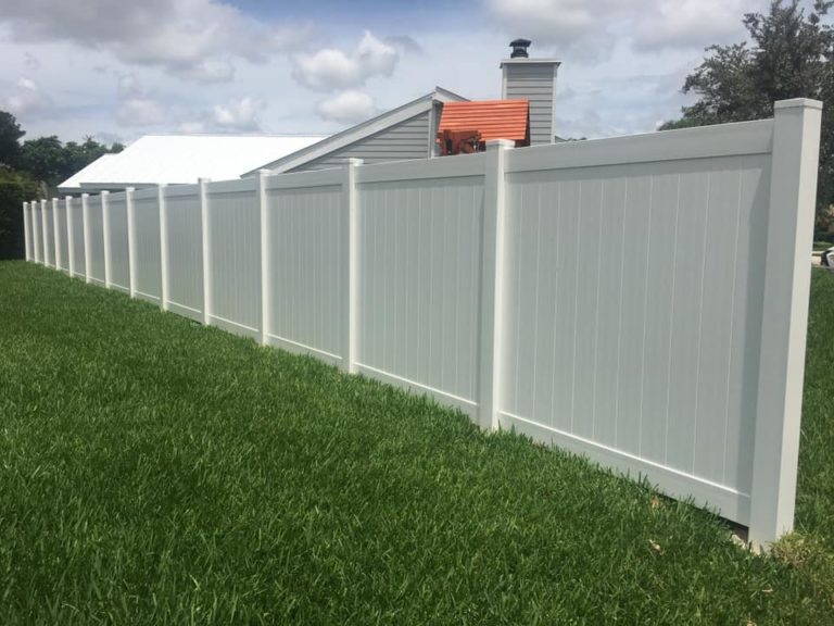 5 Reasons to Consider a PVC Fence | Zepco Fence | Fence Company